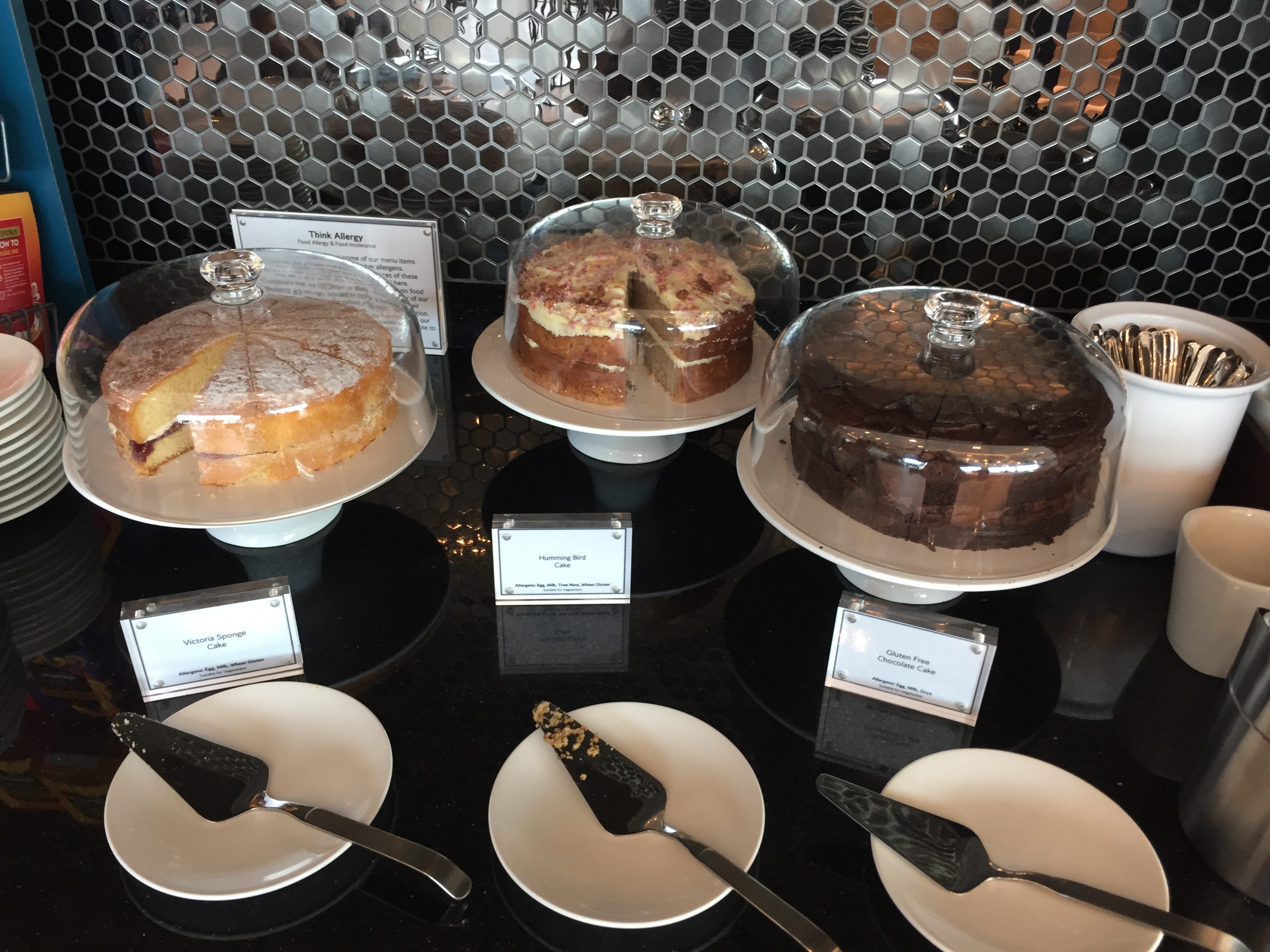 BA Gatwick South new First lounge review - Turning left for less