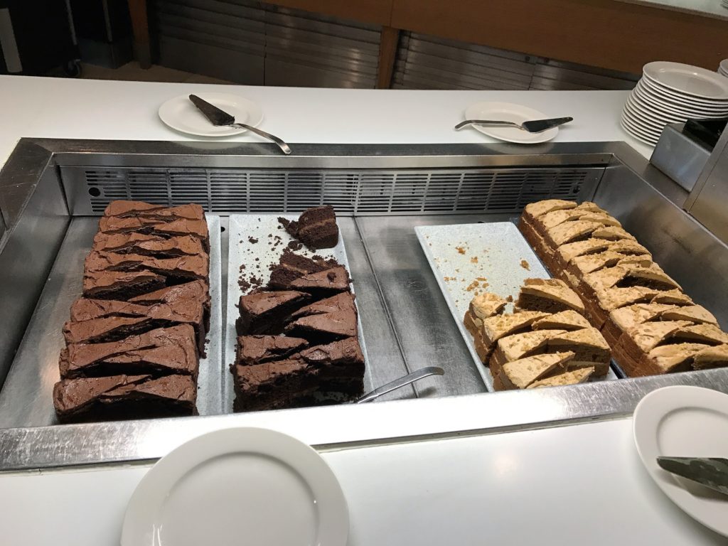 British Airways Heathrow T5 Club lounges guide and review - Turning ...