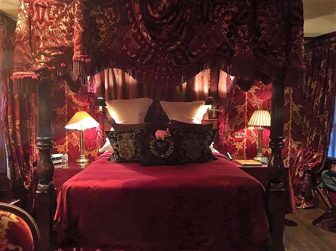 The Witchery hotel, Edinburgh review - Turning left for less