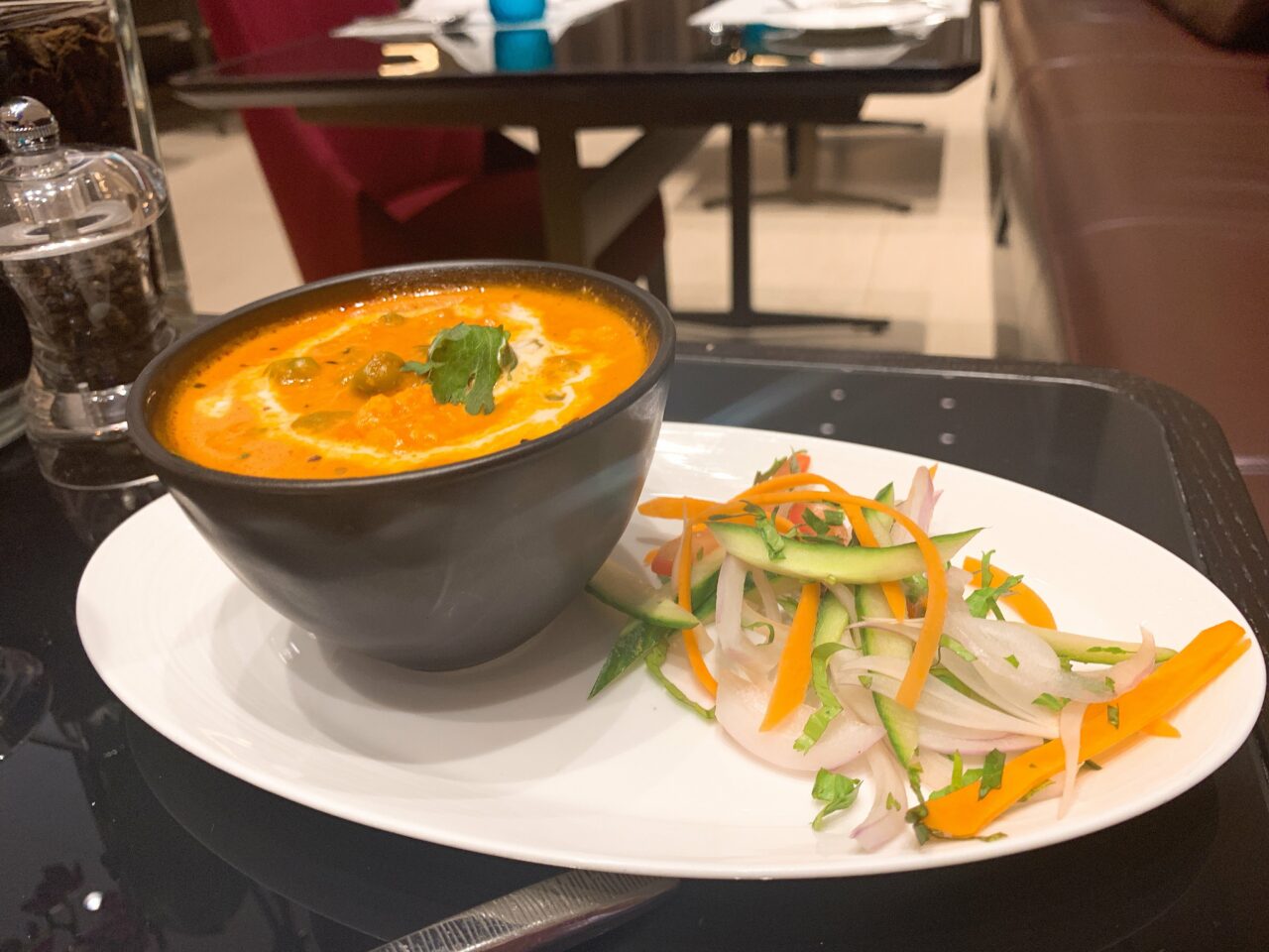 Qatar Airways First Class Doha "Al Safwa" lounge & how to get access ...