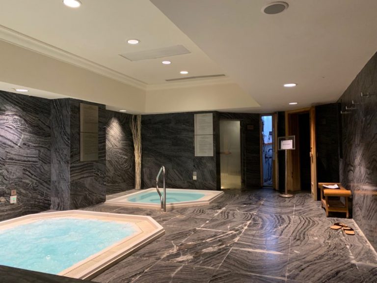 Mandarin Oriental hotel Kuala Lumpur review - Turning left for less