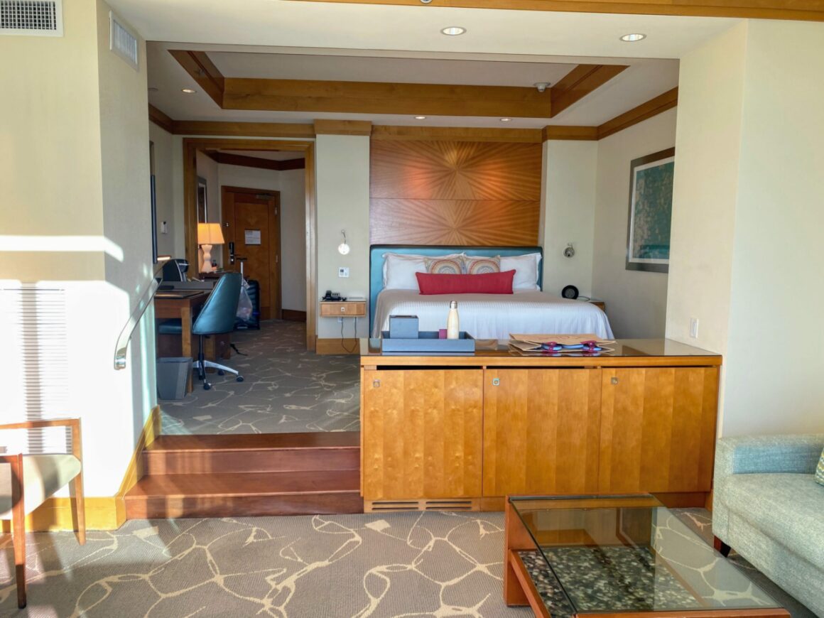 Atlantis Bahamas (Marriott Bonvoy) and The Cove all suite hotel review ...