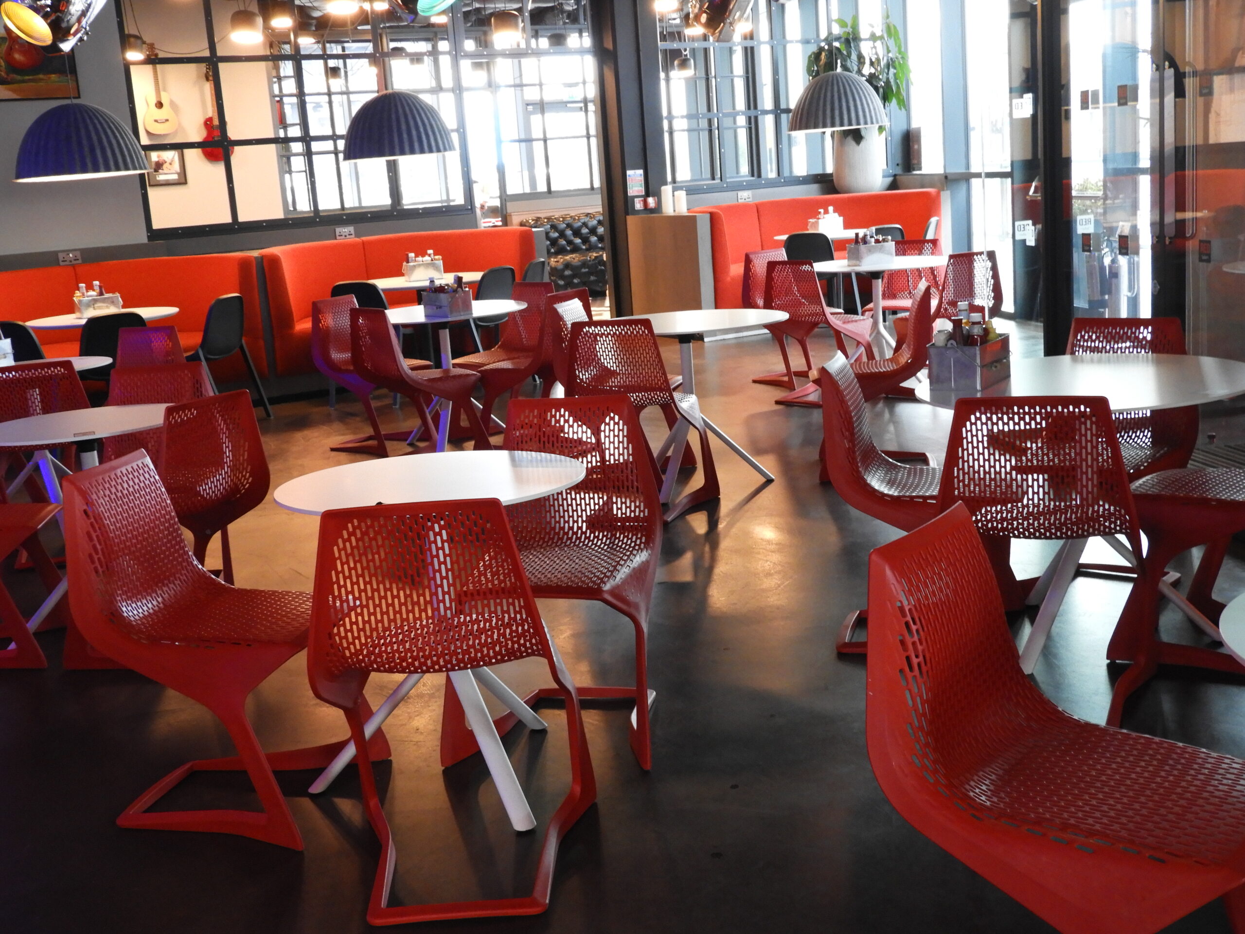 REVIEW: Radisson RED hotel, Glasgow - Turning left for less