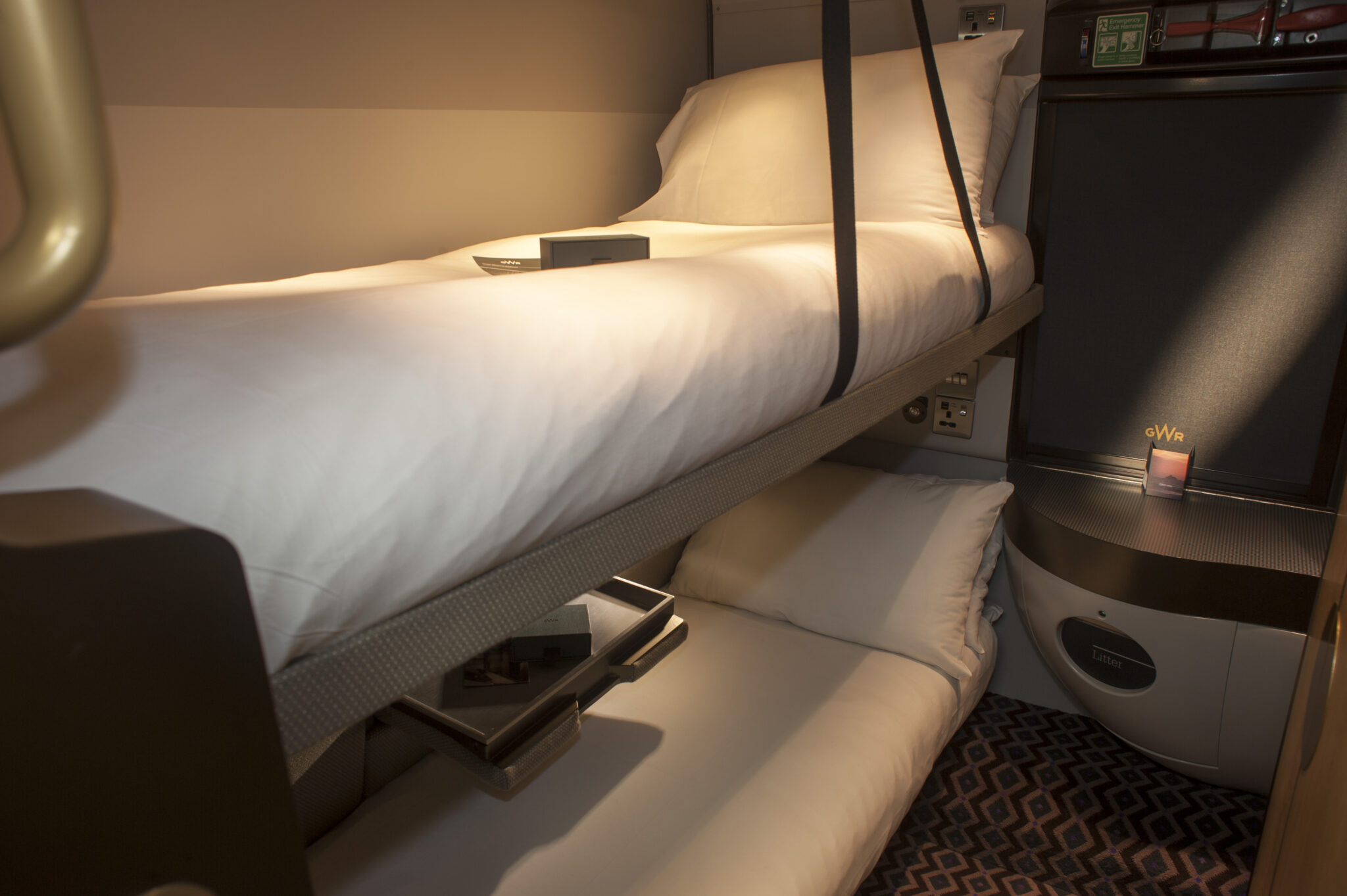 The Night Riviera Sleeper Train by GWR from Penzance to London ...