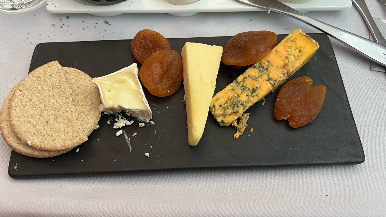 NEWS: BA new Club World meals first look onboard, BA adds new feature ...