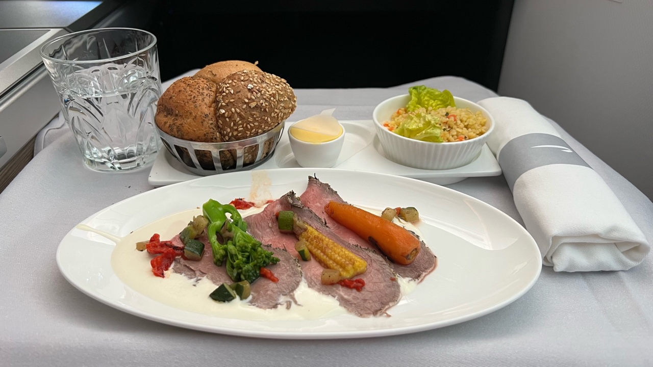 NEWS: BA new Club World meals first look onboard, BA adds new feature ...