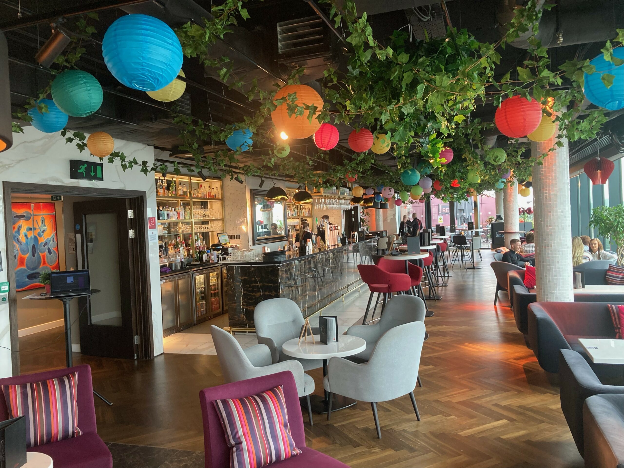 REVIEW: Radisson RED hotel, Glasgow - Turning left for less