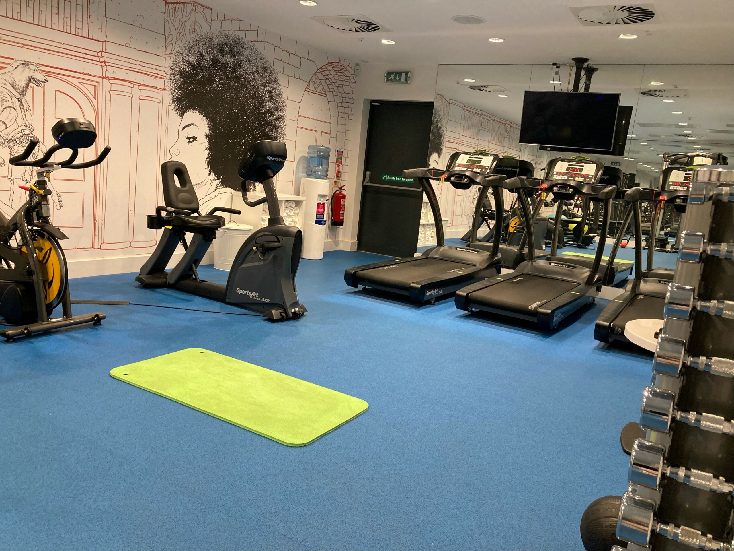 REVIEW: Radisson RED hotel, Glasgow - Turning left for less