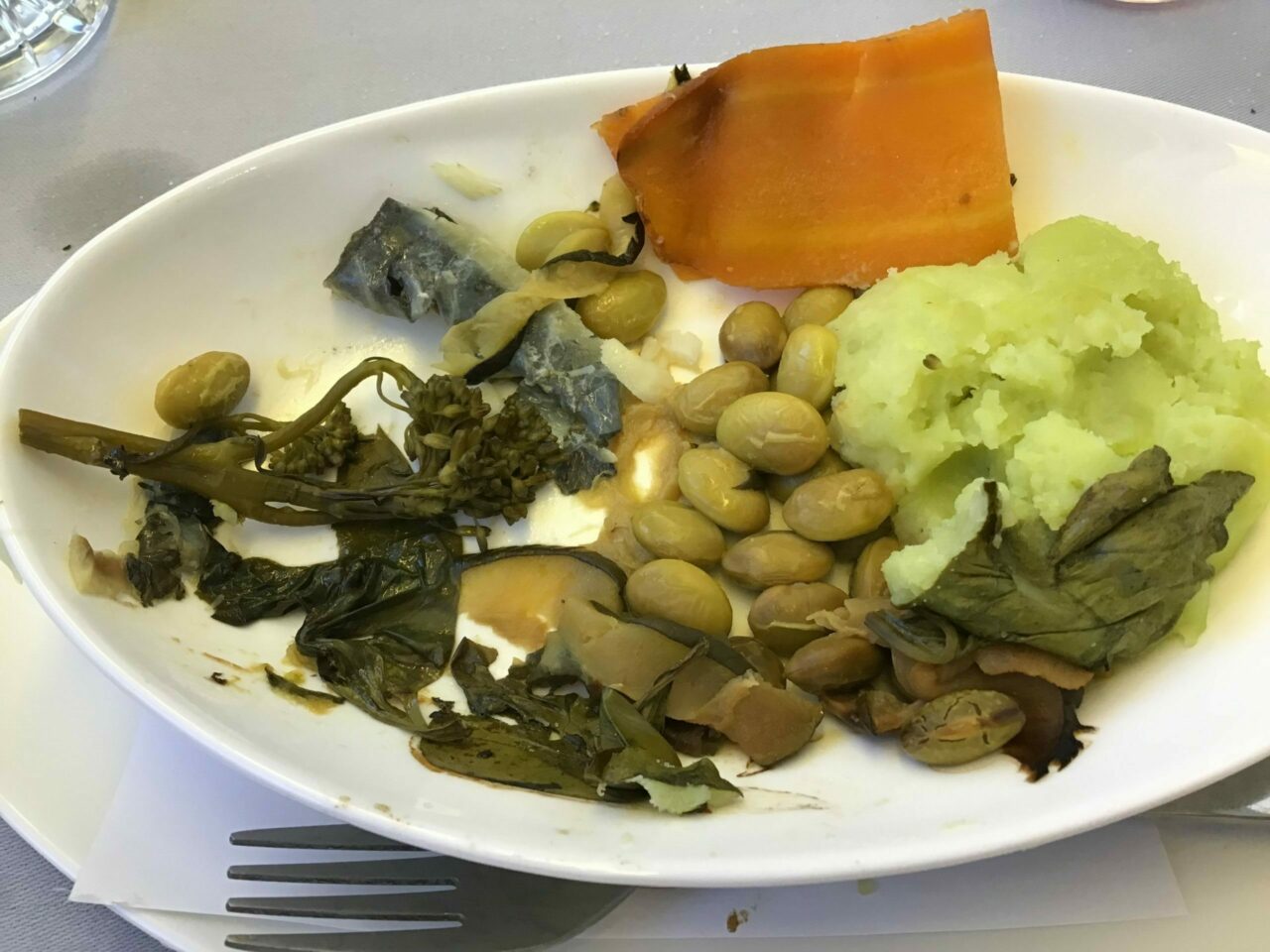 READER REVIEWS: New Club World food flight reviews - Turning left for less