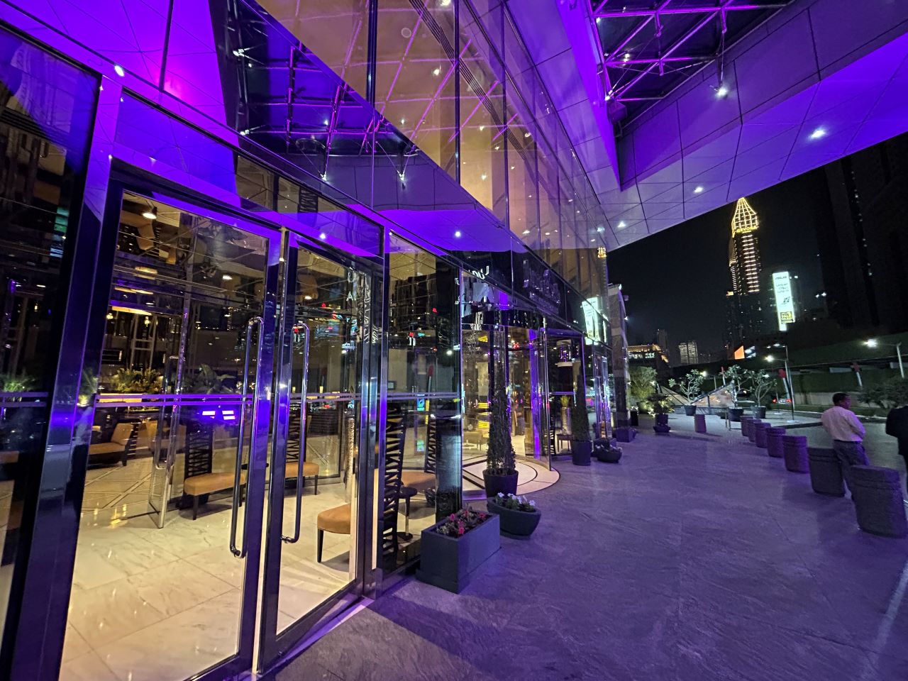 Jumeirah Emirates Towers hotel Dubai - one of the best value luxury ...