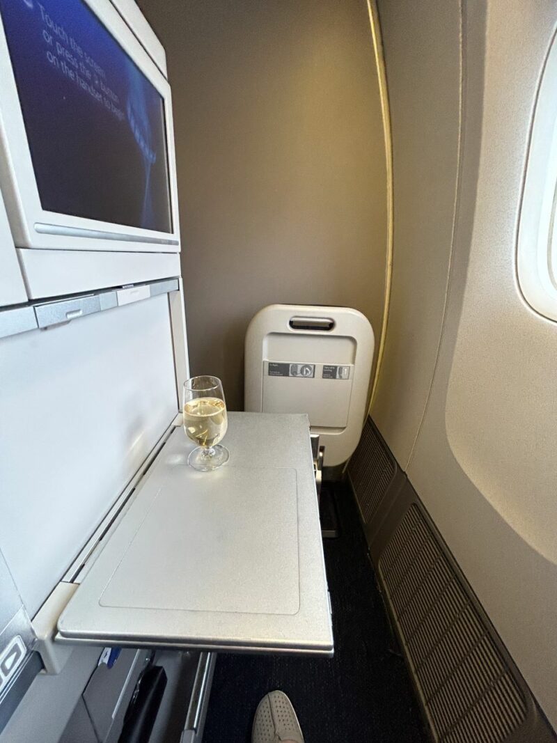 REVIEW: British Airways B777-200 Old Club World London to Philadelphia ...