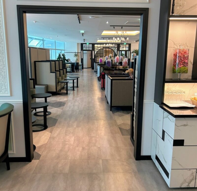 REVIEW: Extime lounge Paris Charles de Gaulle T2BD - British Airways ...