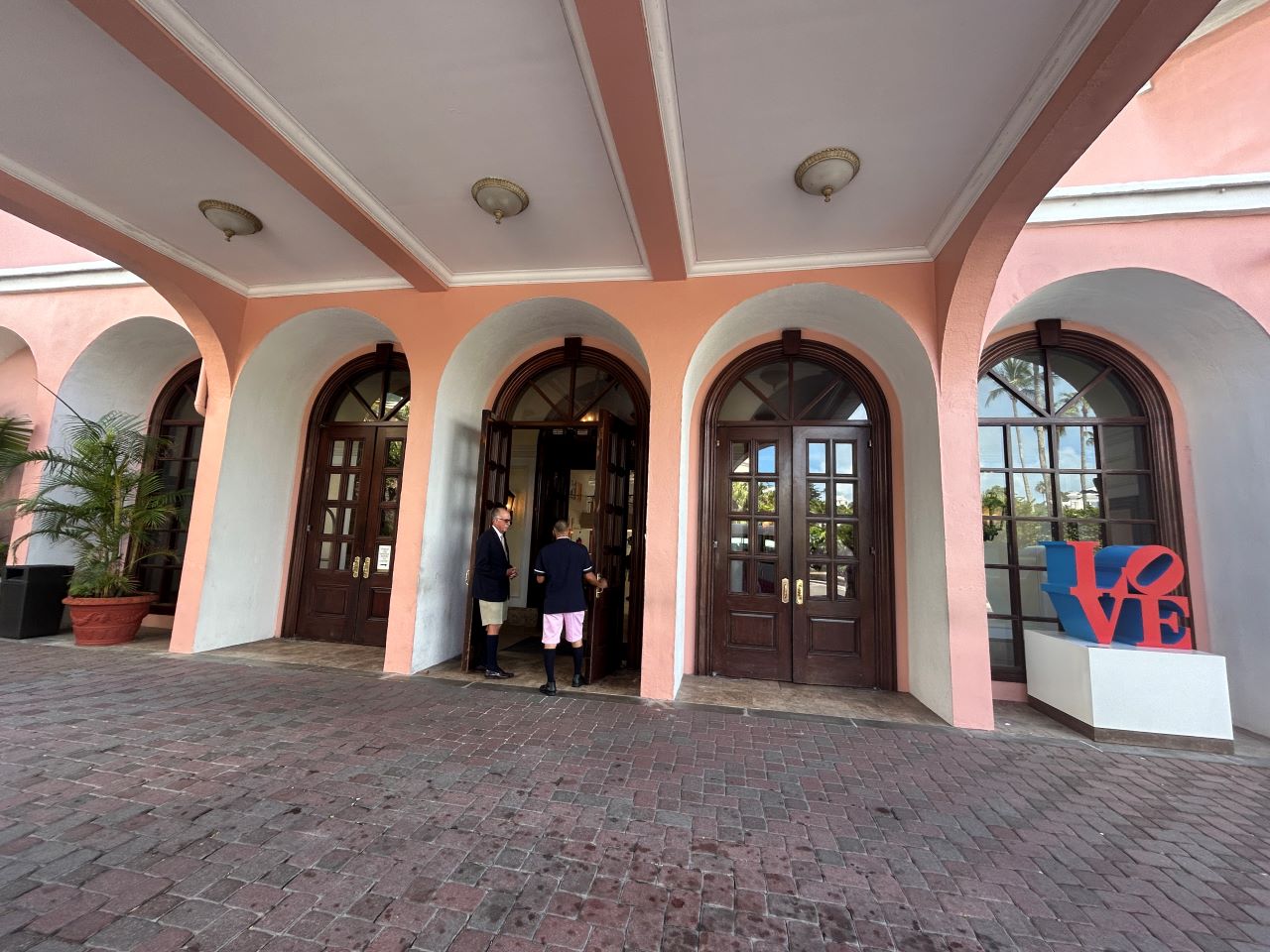 REVIEW: Bermuda - Fairmont's Hamilton Princess & Beach Club hotel ...