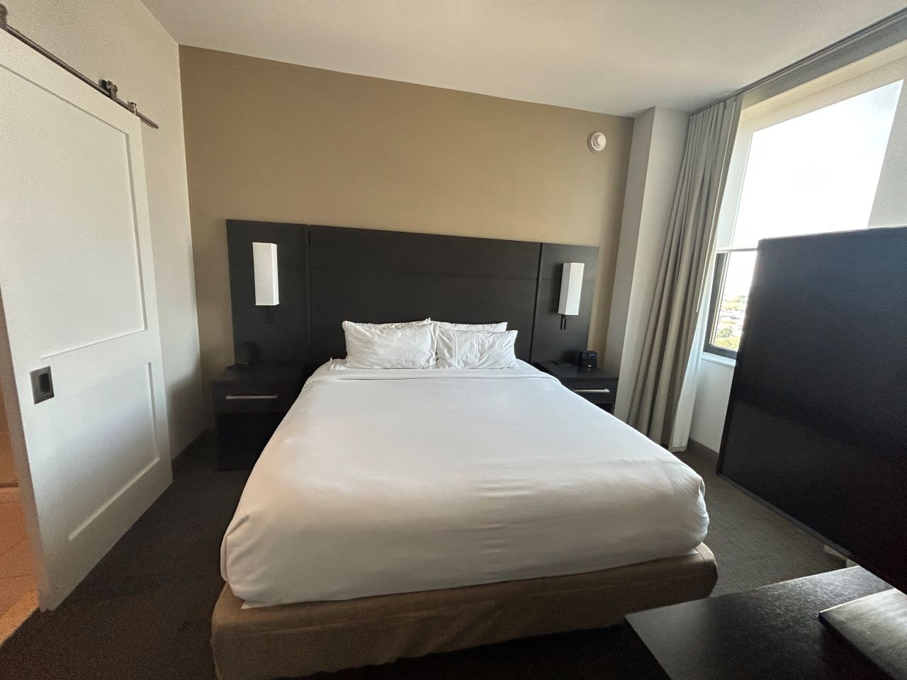 REVIEW: New JFK airport hotel: Residence Inn by Marriott New York JFK ...