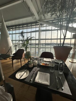 REVIEW: British Airways New First Class Suite - Turning left for less