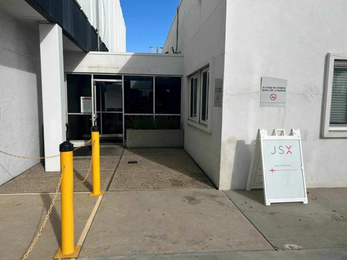 REVIEW: Flying a semi private jet for $149 with JSX LAX to Las Vegas ...