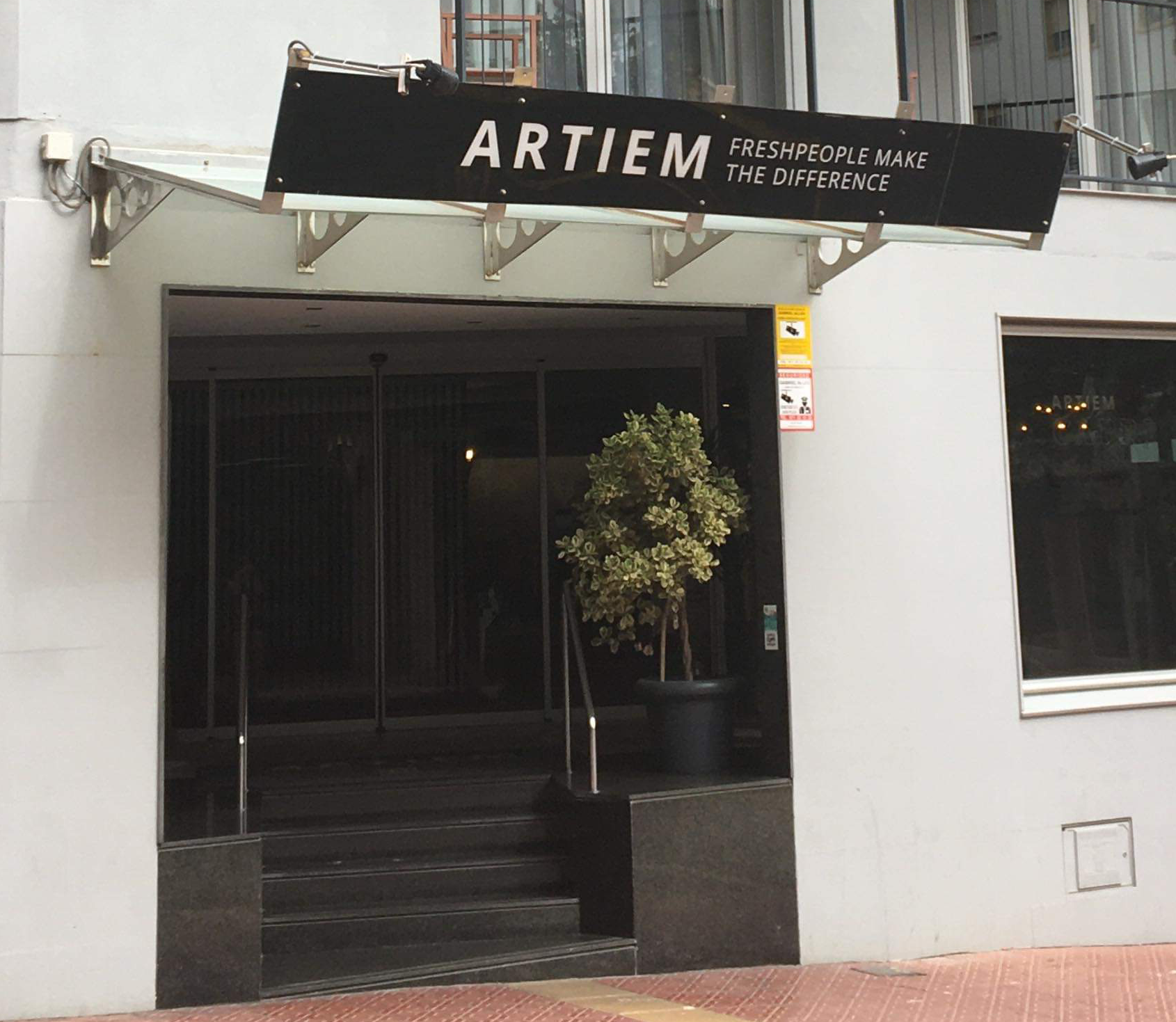 Artiem Capri Mahón Menorca | Review - Turning left for less