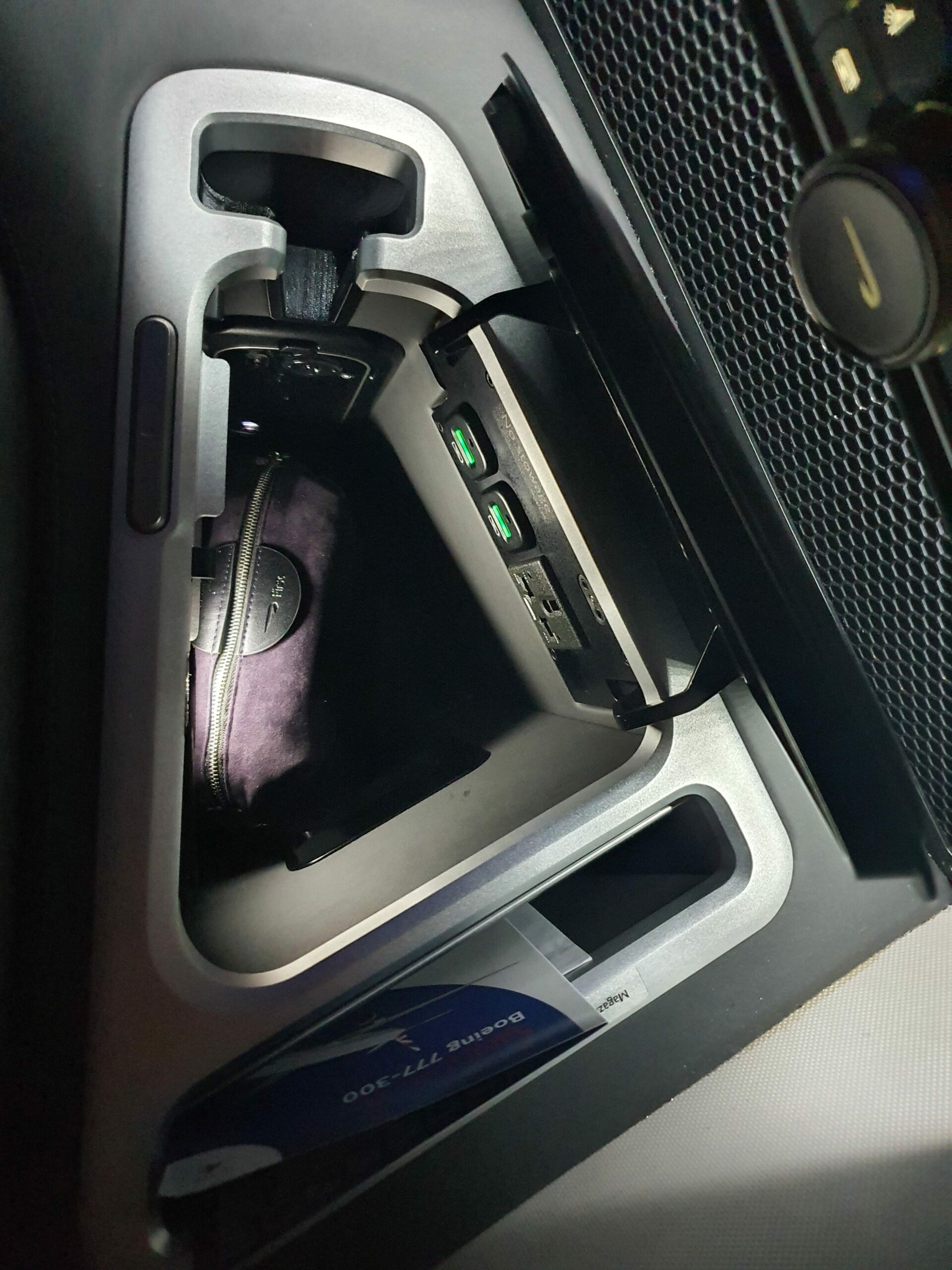 REVIEW: British Airways B777-300ER First Class Suite Flight - Turning ...