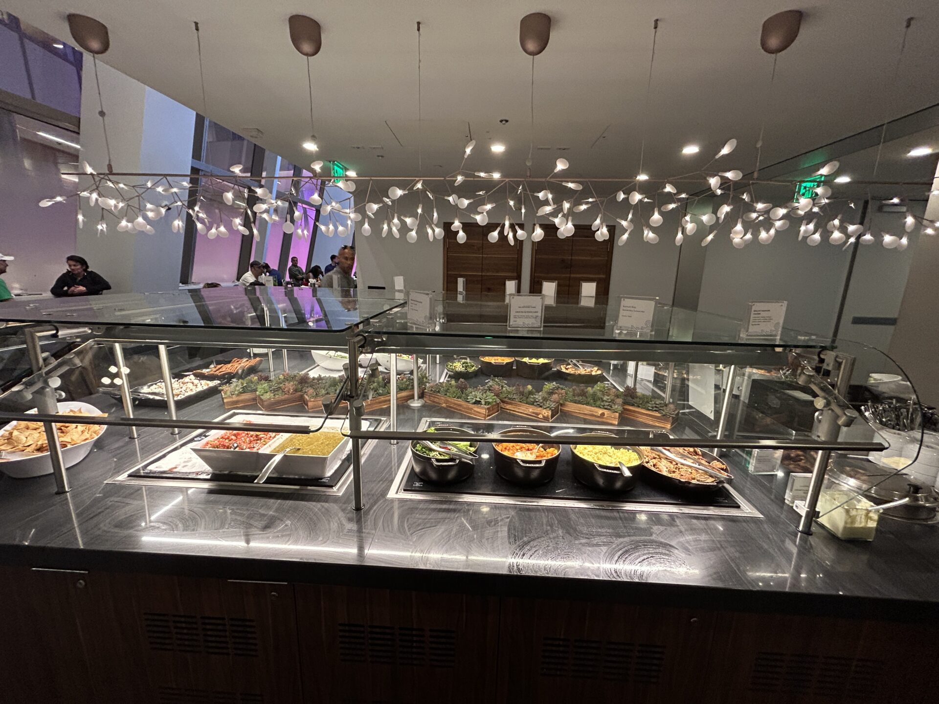REVIEW: American Express Centurion Lounge Los Angeles - Turning left ...