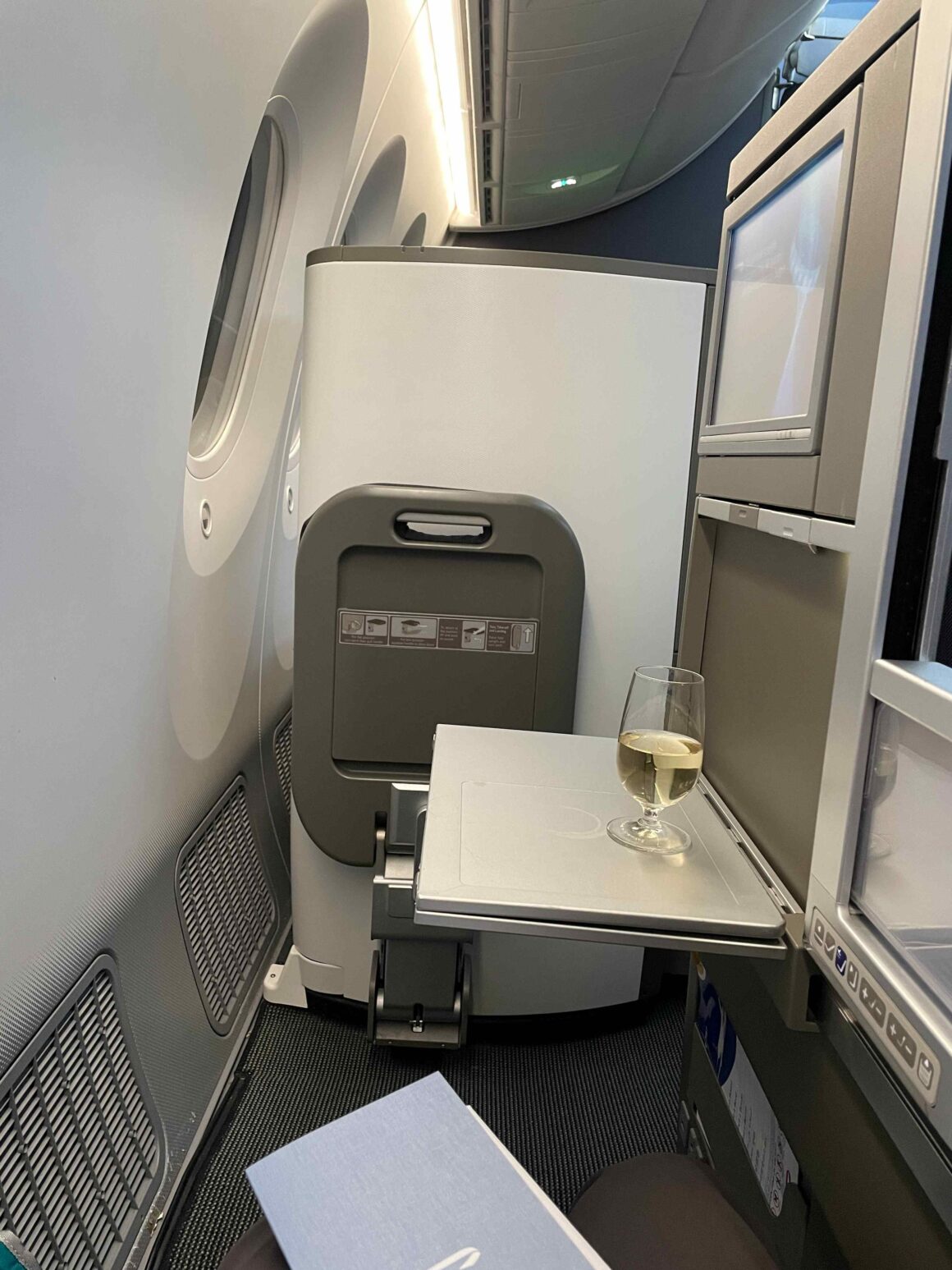 Reader Review: British Airways Club World from London Heathrow to Hong ...