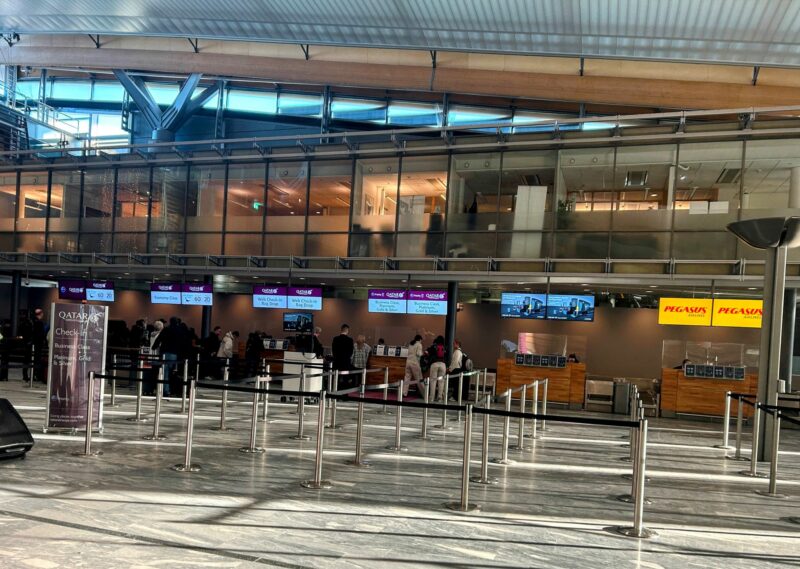 REVIEW: Qatar Airways B787-9 business class Premium Suite - aka Q Suite ...