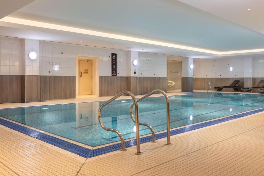 OFFERS: Esim 15% off exclusive discount code, Hiltons remove pool fee and Gatwick and Birmingham ...